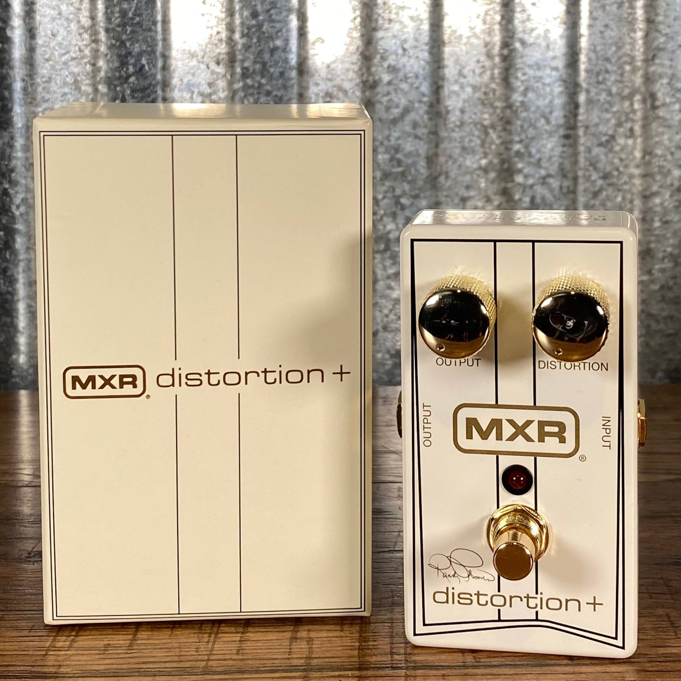 Dunlop MXR RR104C Randy Rhoads Flying V Special Edition Distortion + P – Specialty Traders