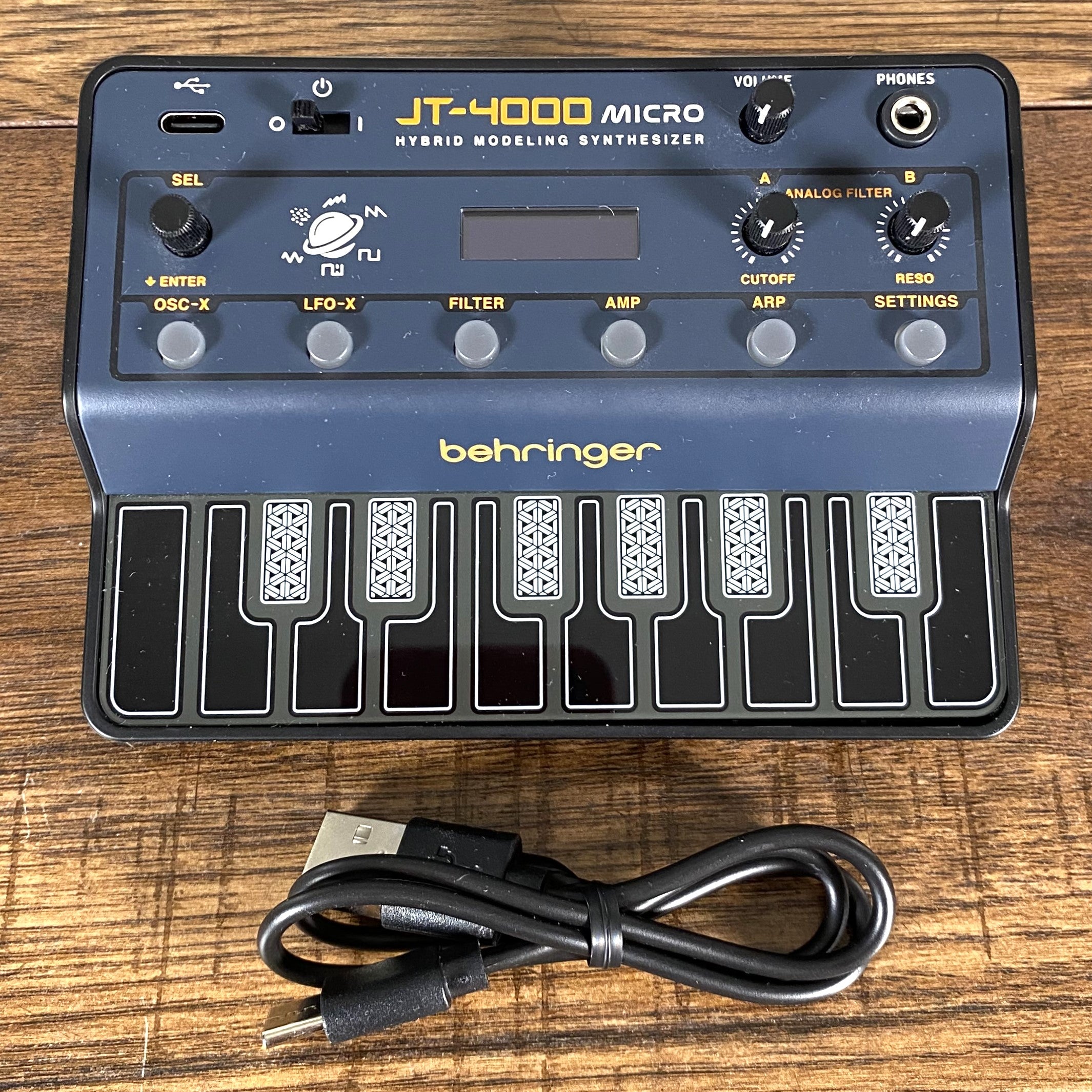 Behringer JT-4000 Micro 4 Voice Hybrid Modeling Synthesizer Used ...