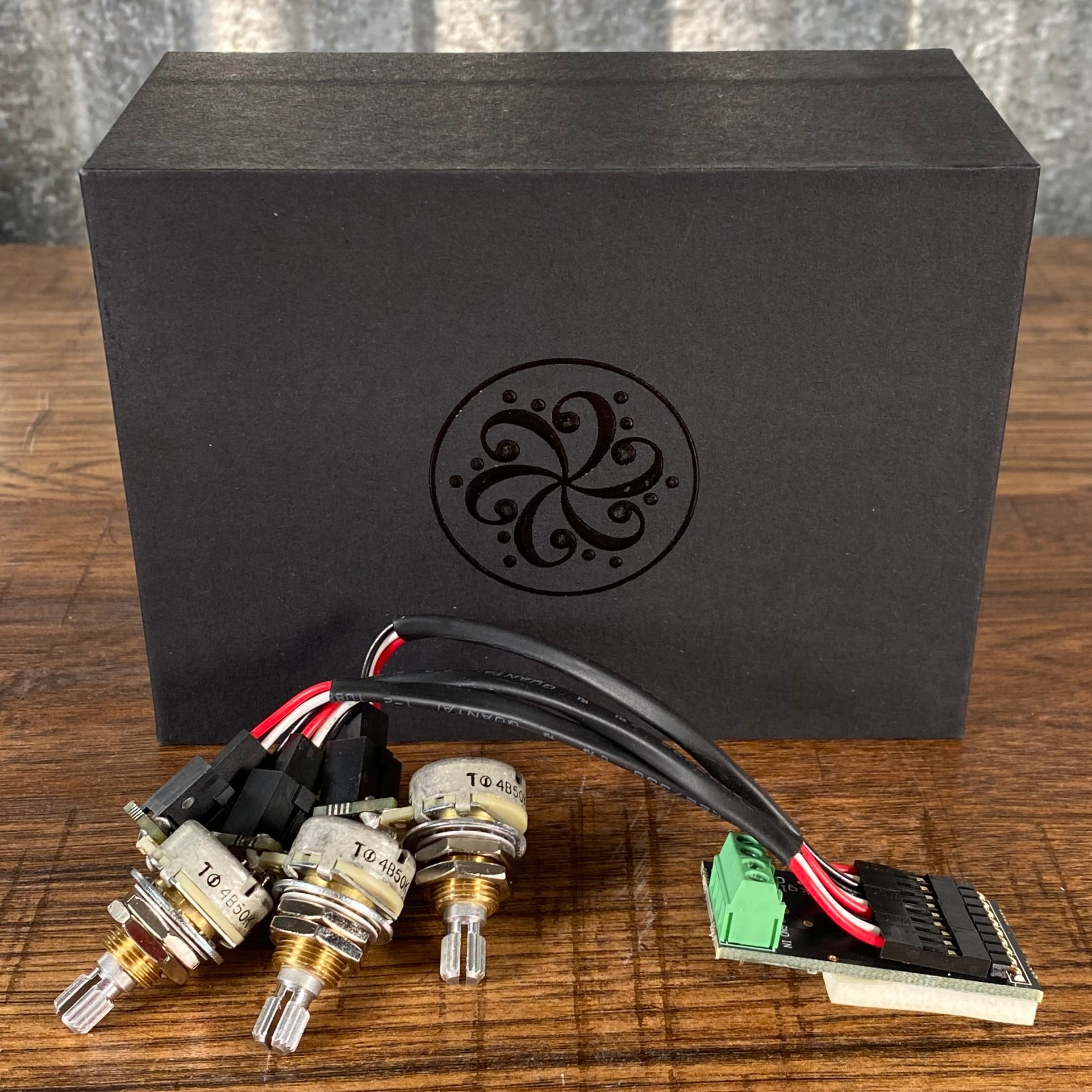 Darkglass B2M2 Tone Capsule 3 Band On Board Bass Preamp – Specialty Traders