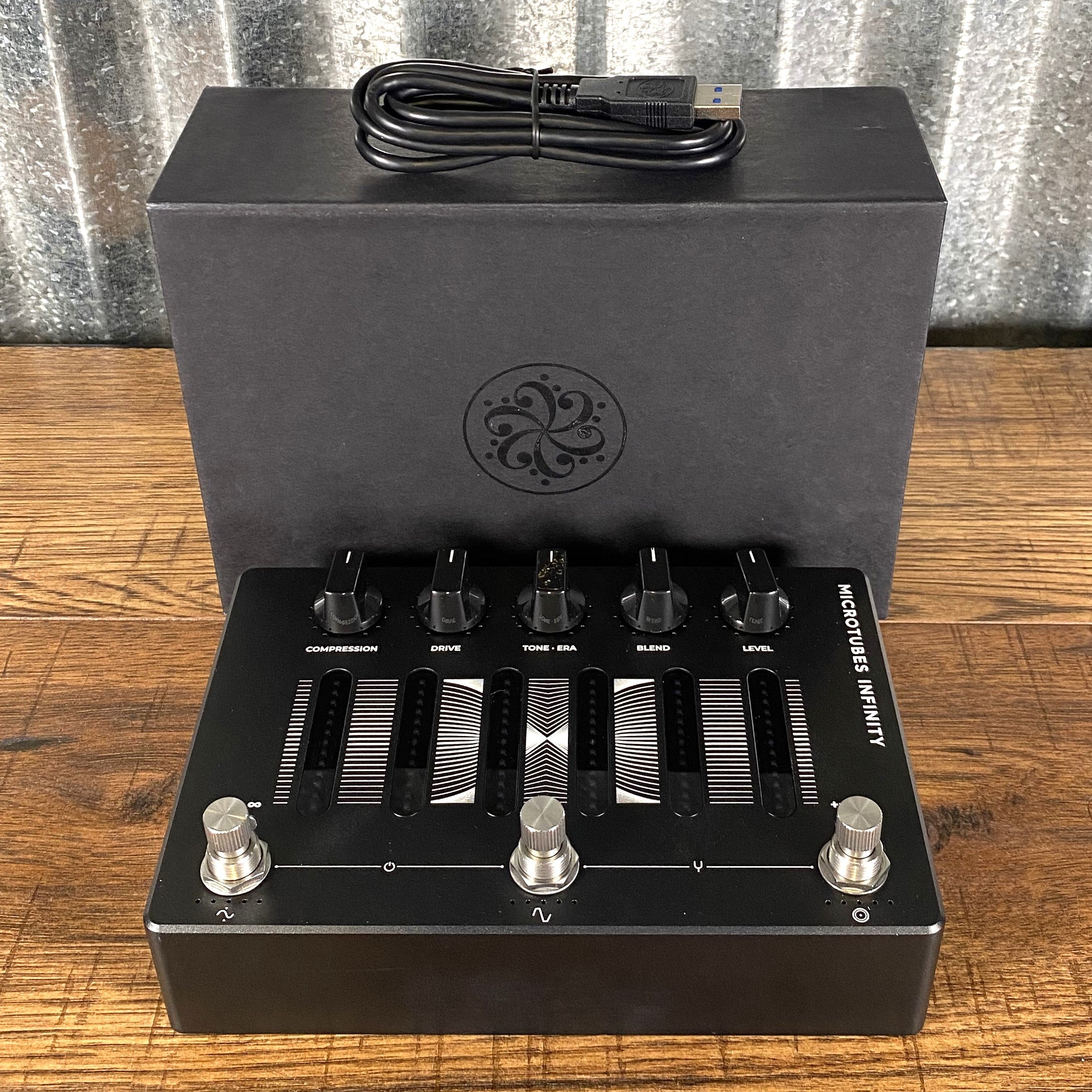 Darkglass Microtubes Infinity Distortion Compressor Bass Effect Pedal ...